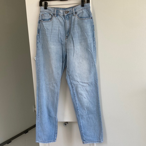 BDG | Jeans | Bdg Light Wash Mom High Rise Jeans In Excellent Condition ...